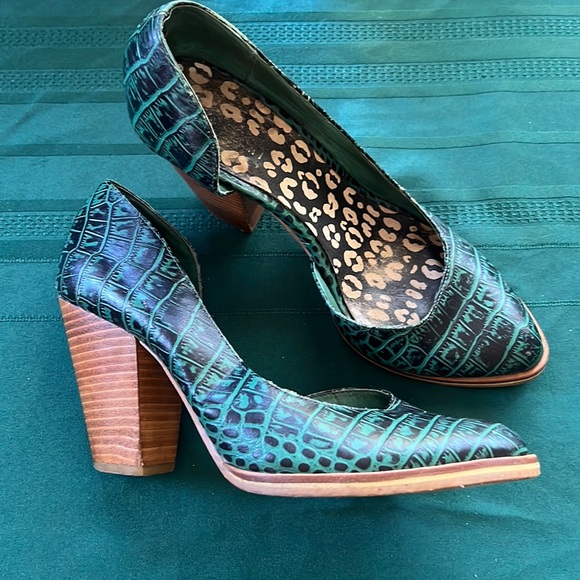 gorman | Shoes | Gorman Green Snake Print Leather Pumps Wood Heel Size ...